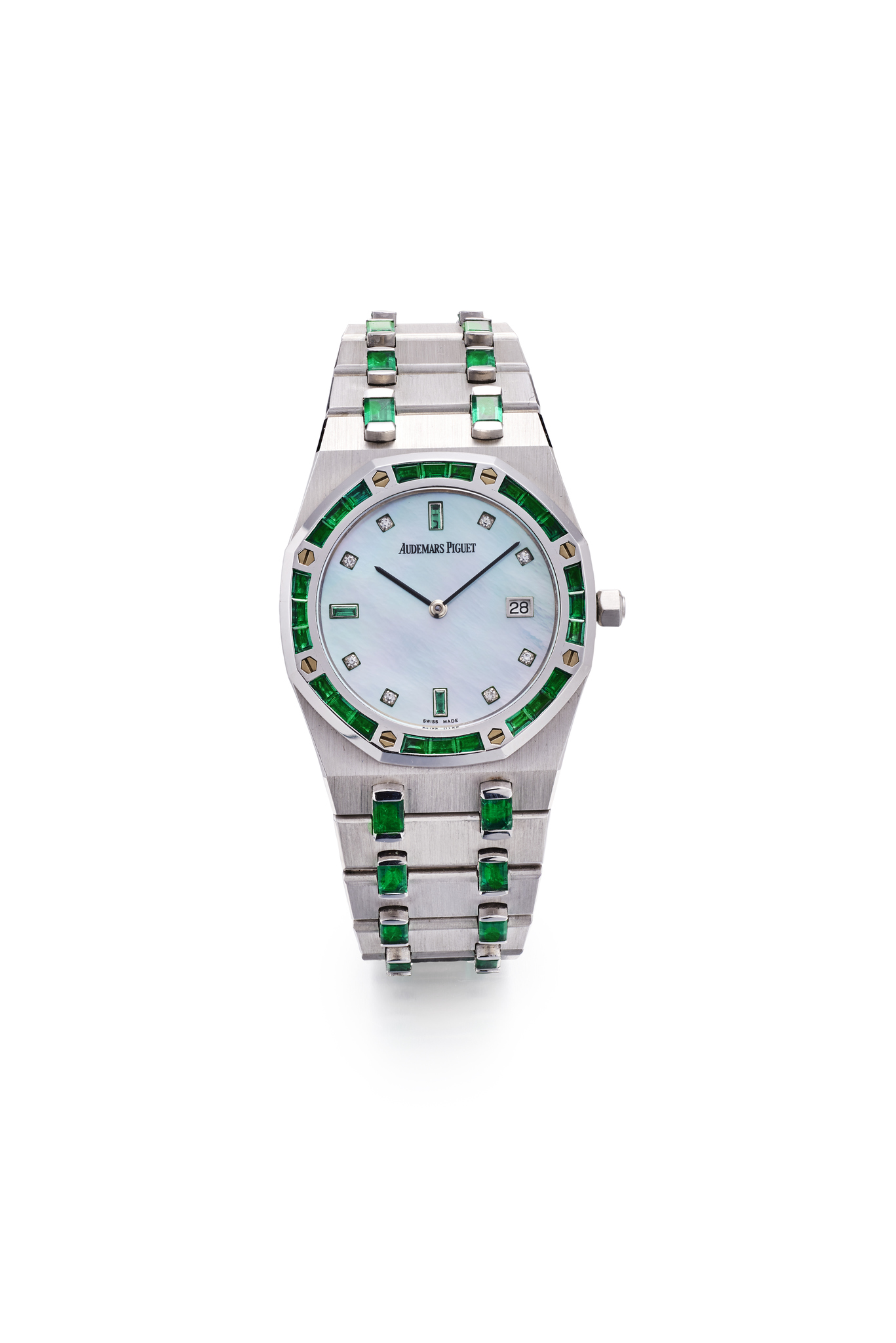 AUDEMARS PIGUET ROYAL OAK QUARTZ MID-SIZED WRISTWATCH IN 18K GOLD AND ...