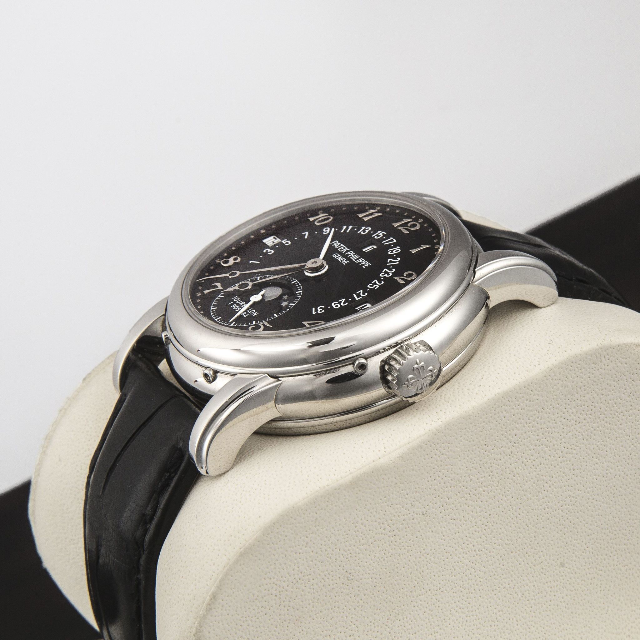 Patek Philippe Ref. 5016, one-minute tourbillon regulator, minute ...