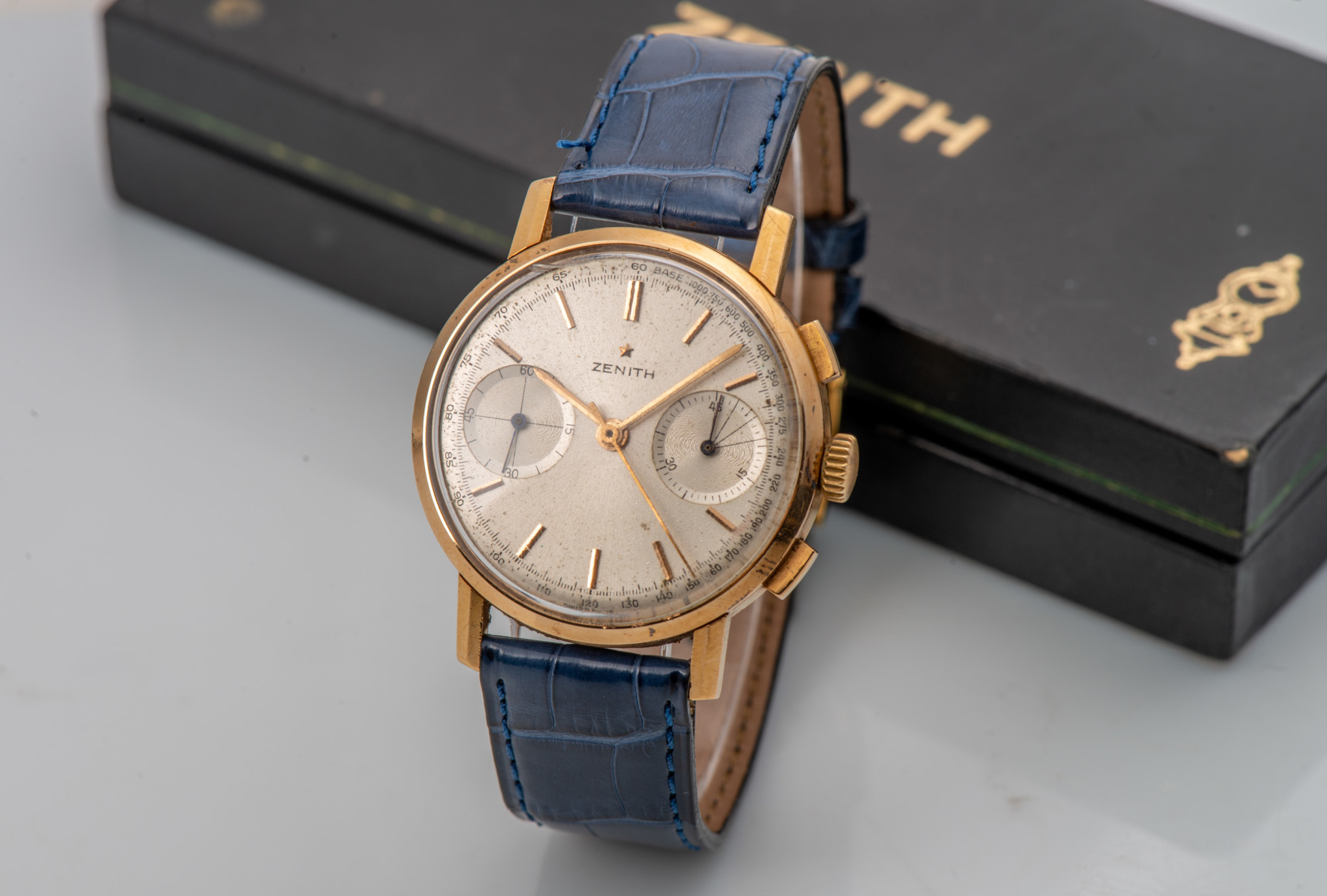 Zenith Chronograph, minute counter, silver “sunburst” dial, calibre 146 ...