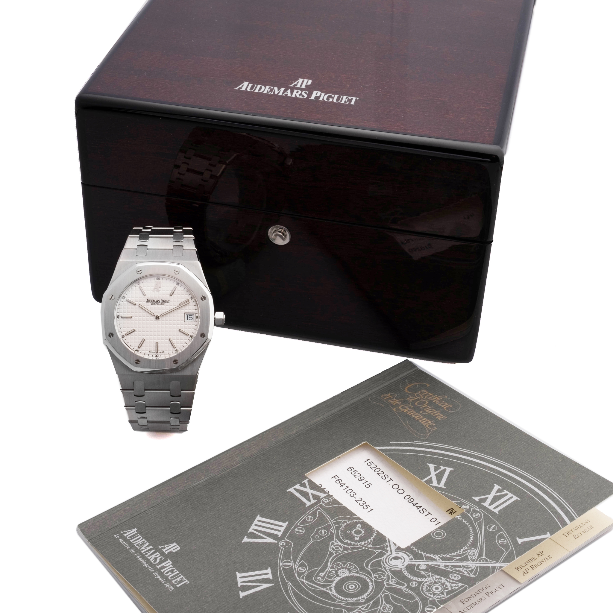 Audemars Piguet Self-winding, date, calibre 2121; “Royal Oak ...
